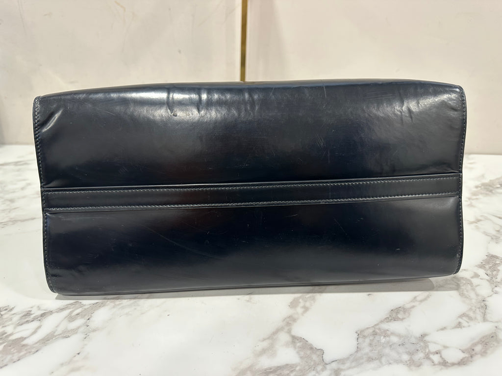 Prada Monochrome – Vintage d'Harmonie